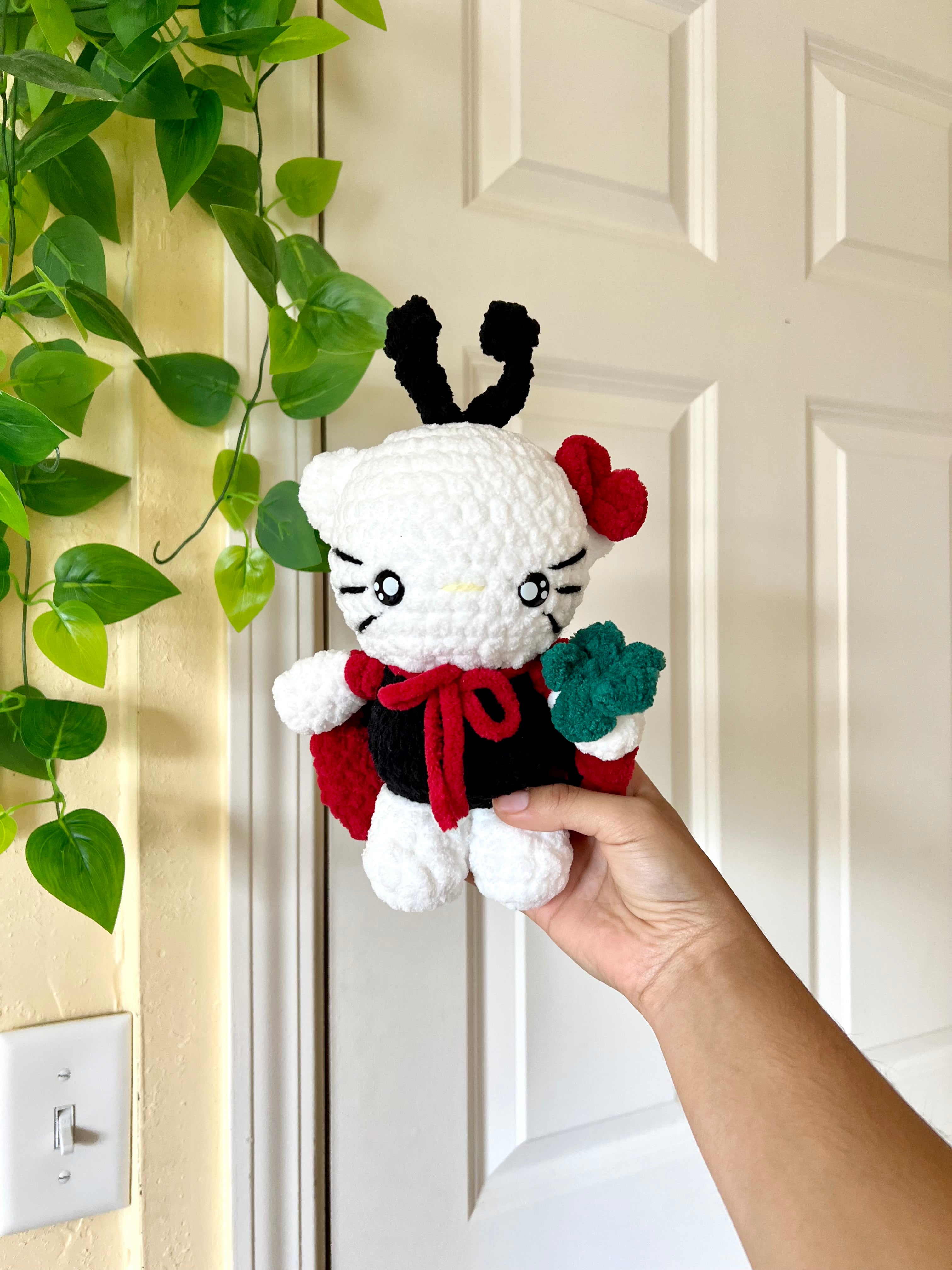 Hello Kitty as a Ladybug – Cortes Crochets